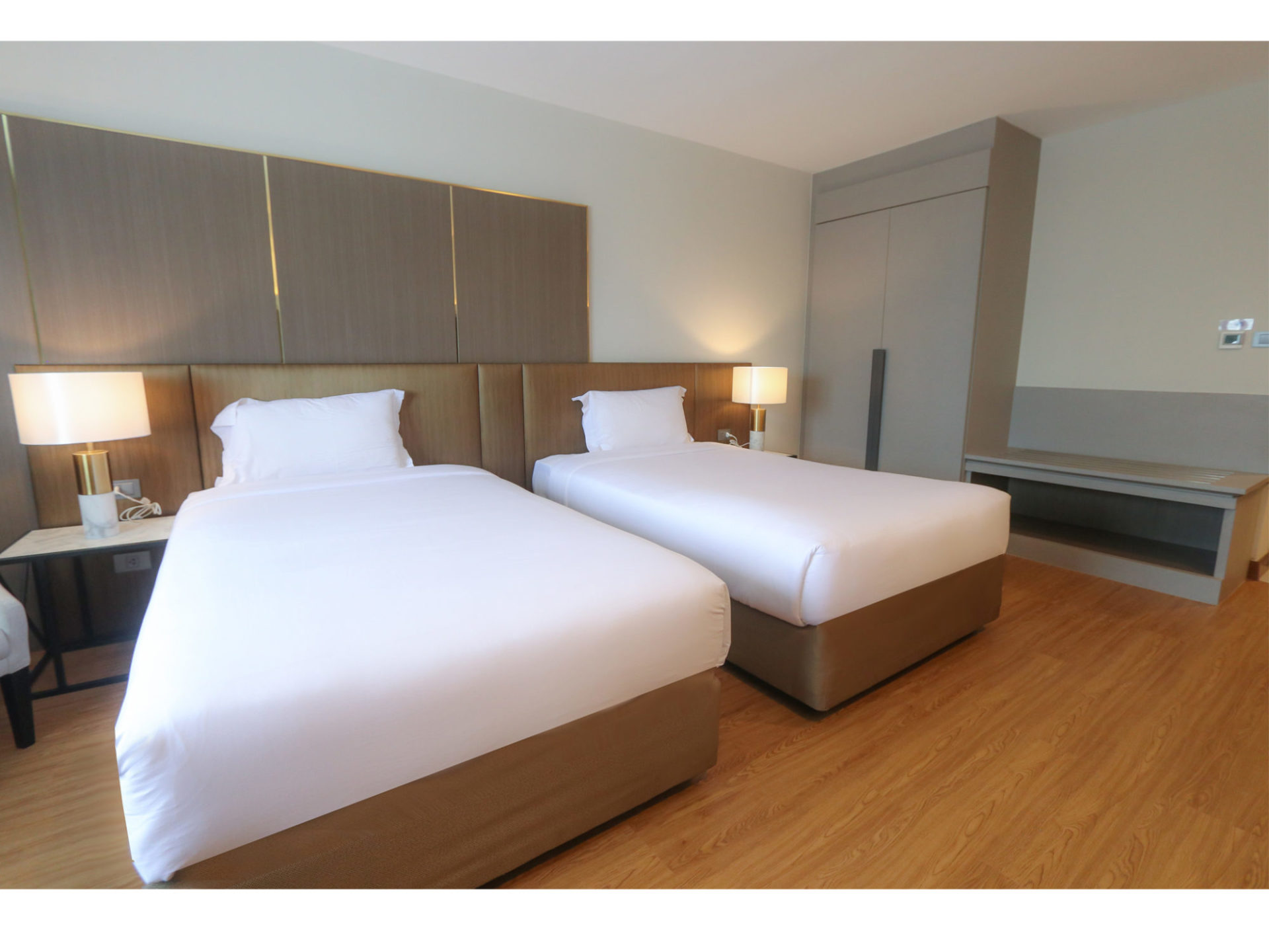Deluxe River View Twin Beds | Fortune River View Hotel Nakhon Phanom